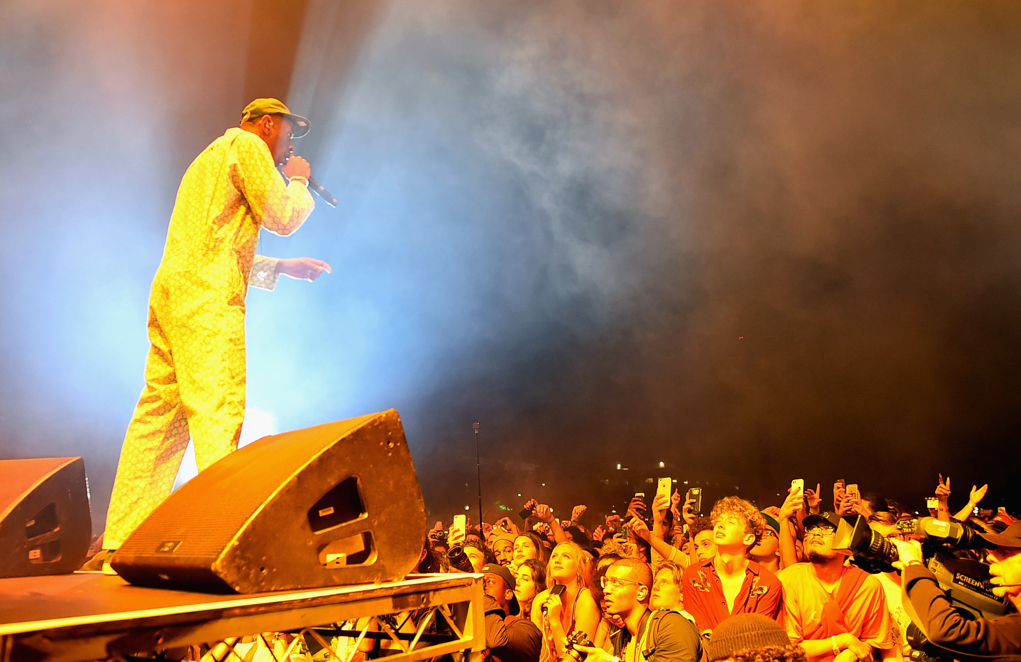 In His Feelings: Drake Boo’d off the stage at Camp Flog Gnaw - ZU Media